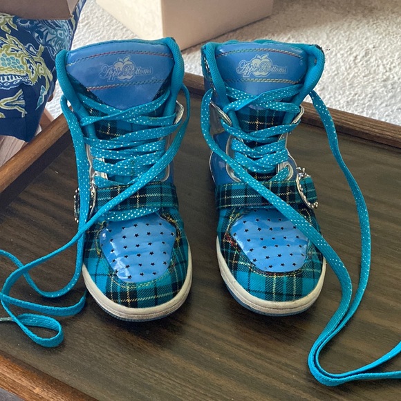 Apple Bottoms | Shoes | Apple Bottoms Aquablack Tennis Shoes Size 6 2 ...